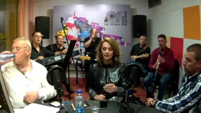 Miranda Hashani & Neki Emra - 25 gërsheta (potpuri) | GjirafaVideo