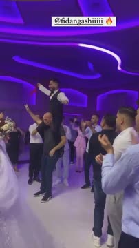 Kështu e ‘kallin’ dasmën çifti Rita Haziri e Fidan Gashi | GjirafaVideo