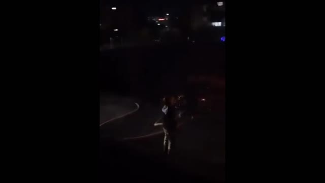 E tmerrshme: Djegia e barit të thatë në Prishtinë | GjirafaVideo E tmerrshme: Djegia e barit të thatë në Prishtinë | GjirafaVideo